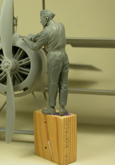 Copper State Models F32025 1/32 RFC Air Mechanic Repairing